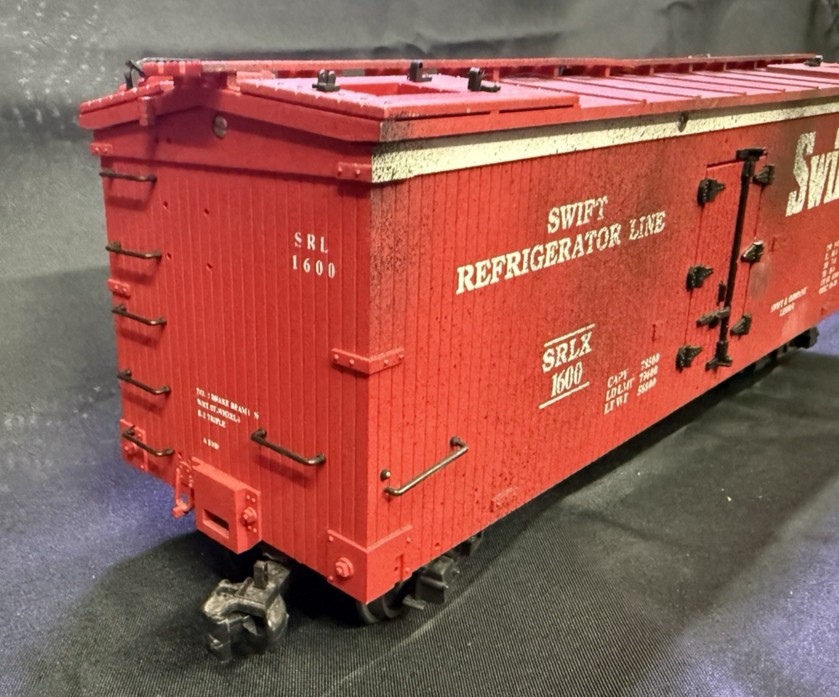 USA Trains G Scale Red Swift SRLX1600 Refrigerator Line Box Car – MKN ...