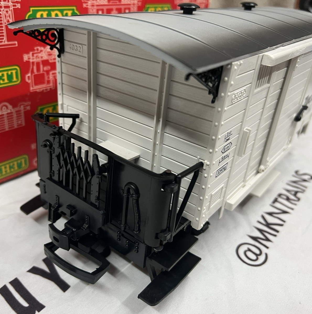 LGB 4032 Bierwagen G Scale Boxcar - Tucher Pils - NOS Early Red Box Vi – MKN Trains