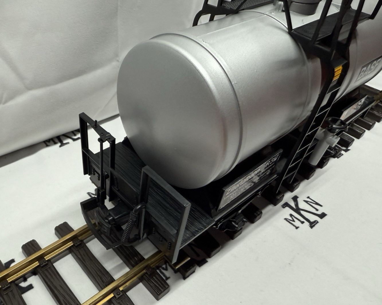 LGB 4040C G Scale BASF Single Dome Tank Car LN/Box – MKN Trains