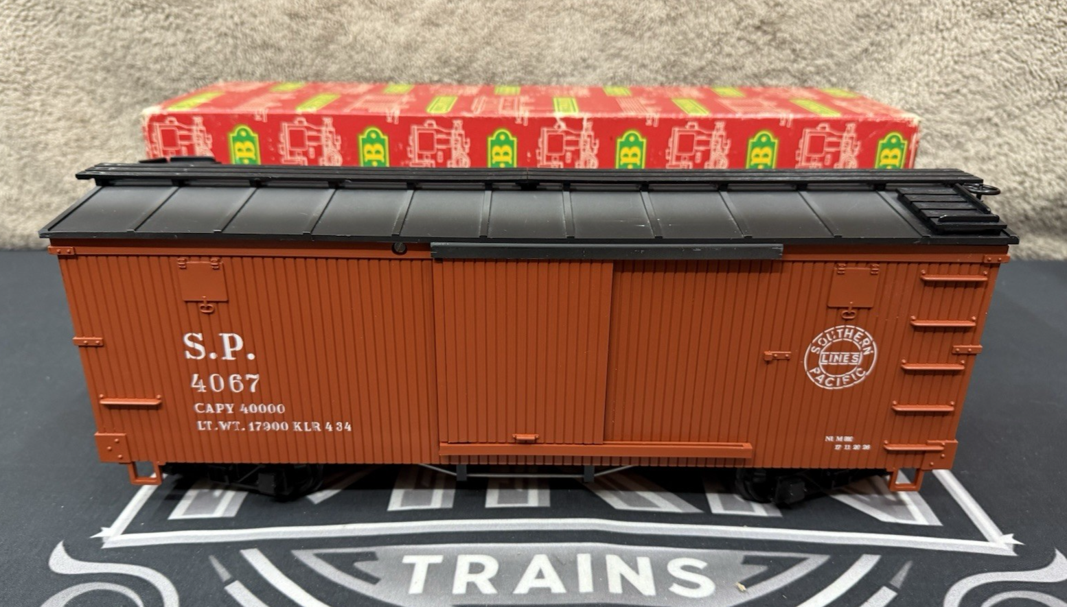 LGB 4067 Southern Pacific G Scale Box Car New/BOX Old Stock – MKN Trains